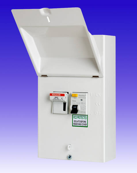 100A SP&N Fused Switch c/w 63A 80A & 100A fuses | Fusebox (SF0100)